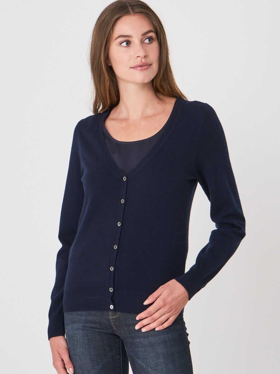 Women's Basic Strickjacke mit V-Ausschnitt aus Bio-Kaschmir | REPEAT ...
