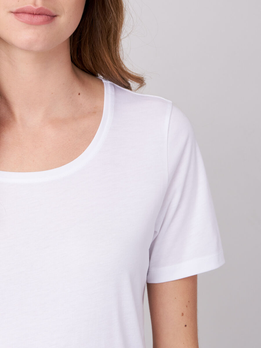 Women's basic T-Shirt